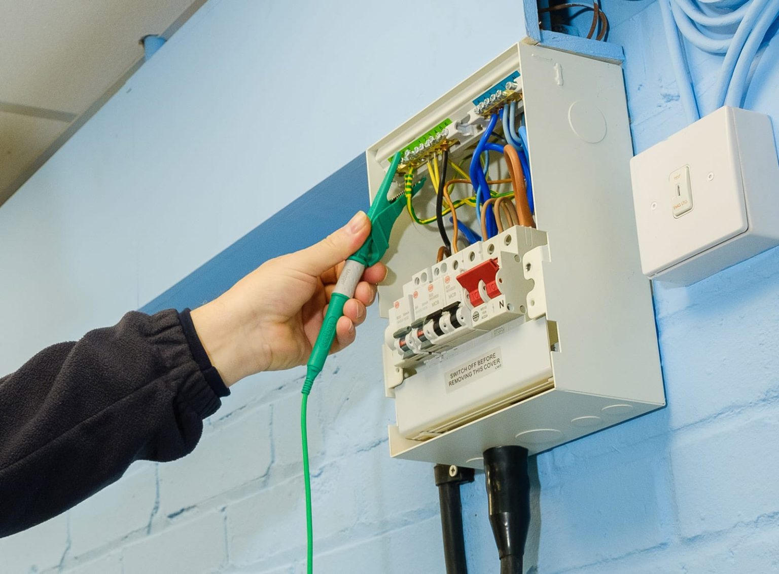 Barton Knight Electricians | Local Electricians | Electrical Services